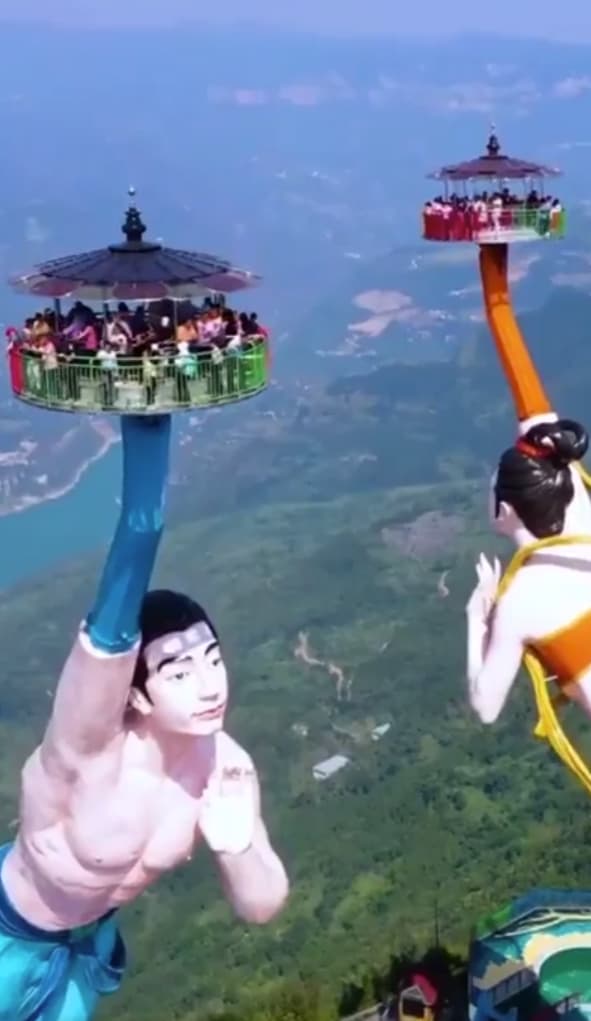 Subtly Horrifying Images That We Can't Get Out Of Our Heads