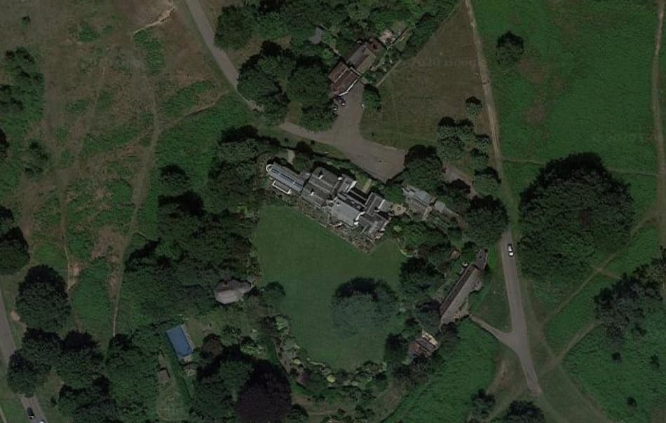 Satellite Photos Of The Royal Family’s Estates That Made Us Say ‘Whoa’