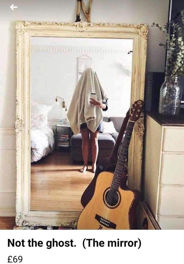 32 Hilariously Earnest Photos Of People Trying To Sell Mirrors