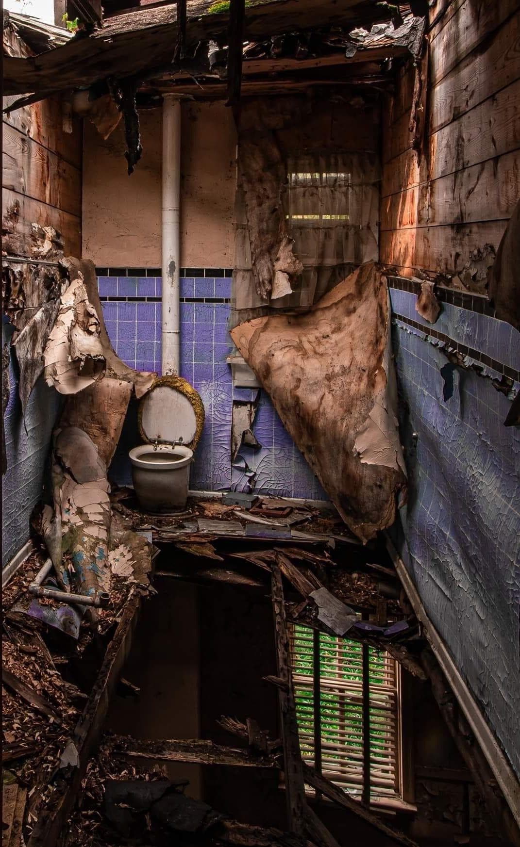 Toilets With Terrifying Auras That Made Us Want To Hold It In