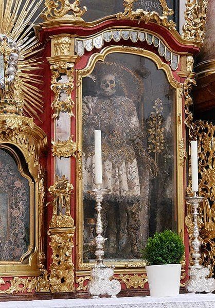 17 Unnerving Photos Of Preserved Saints We Can't Stop Looking At
