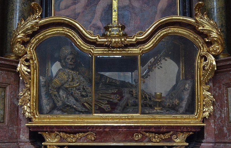 17 Unnerving Photos Of Preserved Saints We Can't Stop Looking At