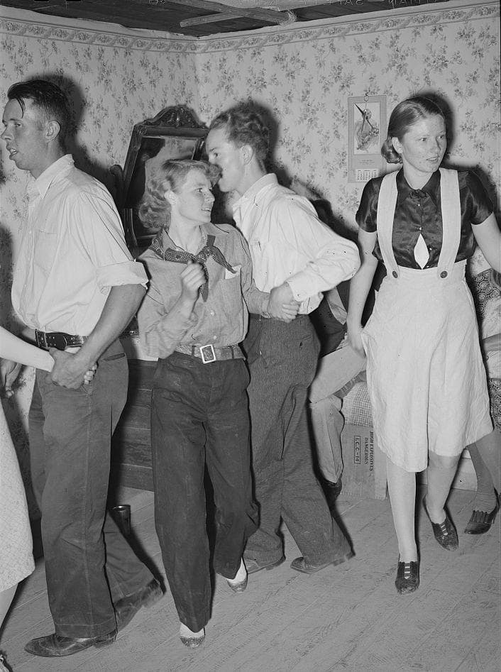 Old School Pictures Of People Dancing That Bring '30s And '40s America ...
