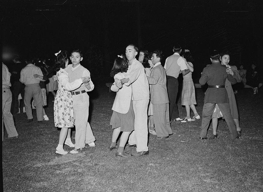 Old School Pictures Of People Dancing That Bring '30s And '40s America ...