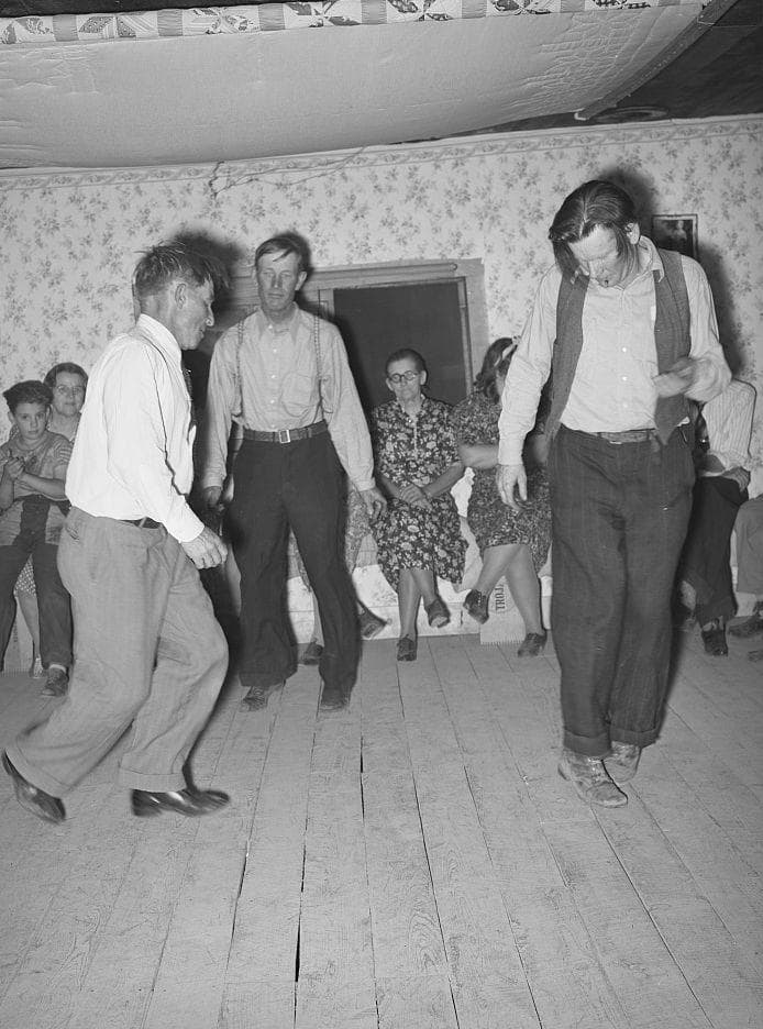 Old School Pictures Of People Dancing That Bring '30s And '40s America ...