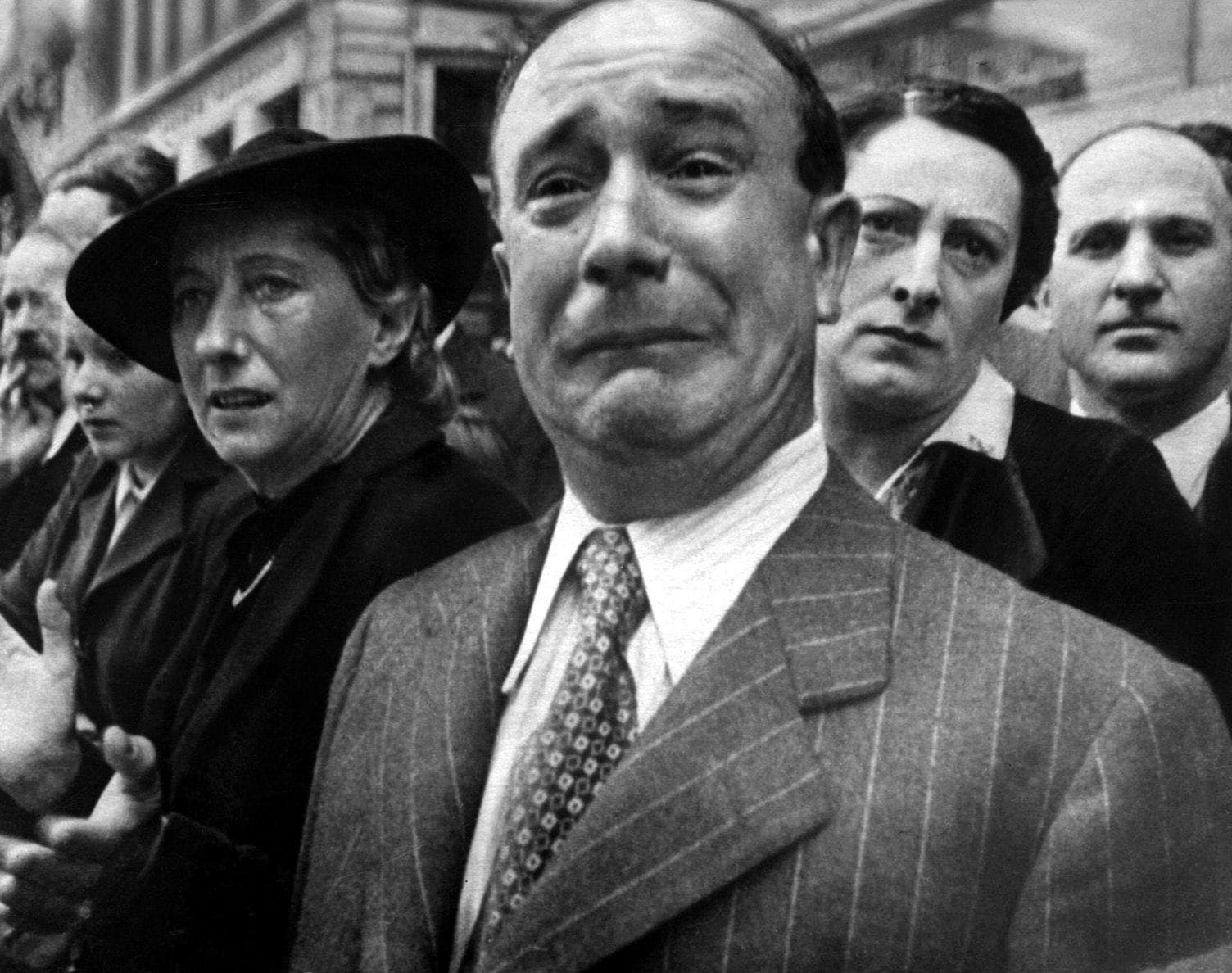 Actual Stories Behind Famous Historical War Photos