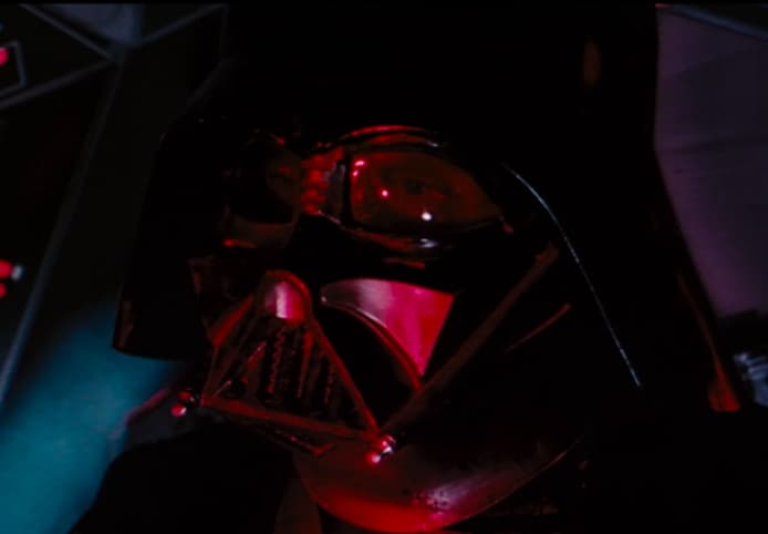 21 Interesting Prop And Wardrobe Details Fans Noticed In Sci-Fi Movies