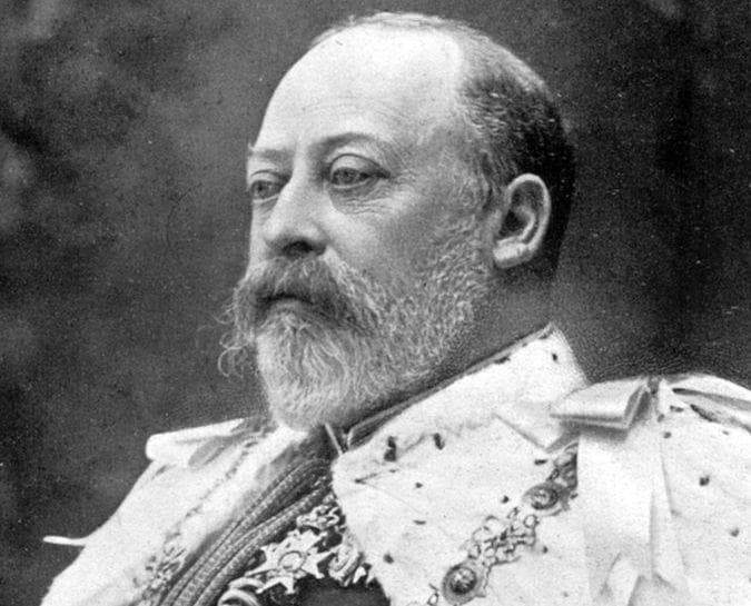 Facts About Buckingham Palace We Just Learned That Made Us Say 'Really?'