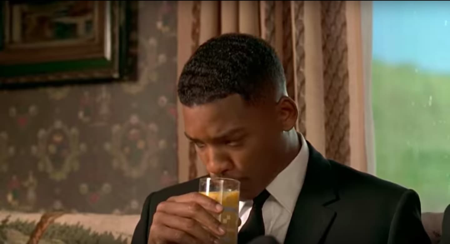 Small Details In 'Men In Black' That Fans Noticed