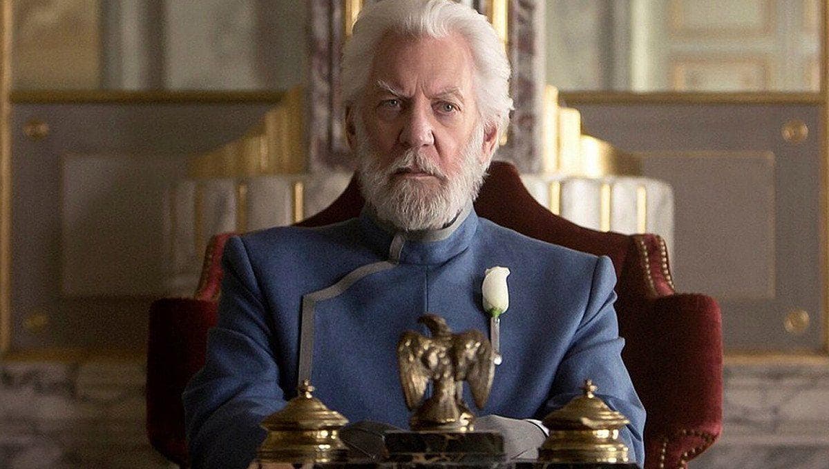 Things You Didn't Know About The Fall Of Panem In The Hunger Games Universe
