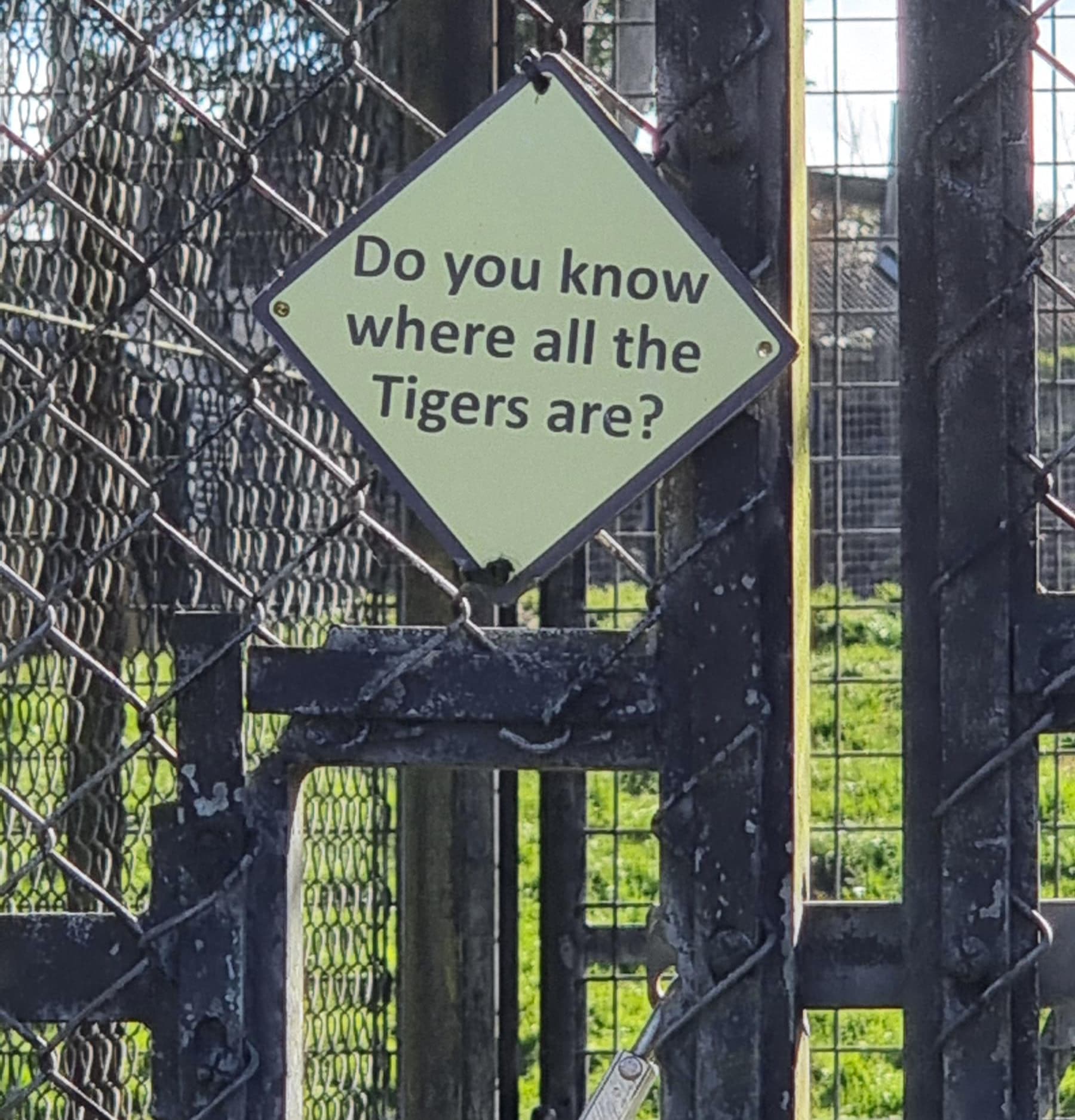 18 Terrifying Signs That Remind Us The World Can Be A Scary, Scary Place