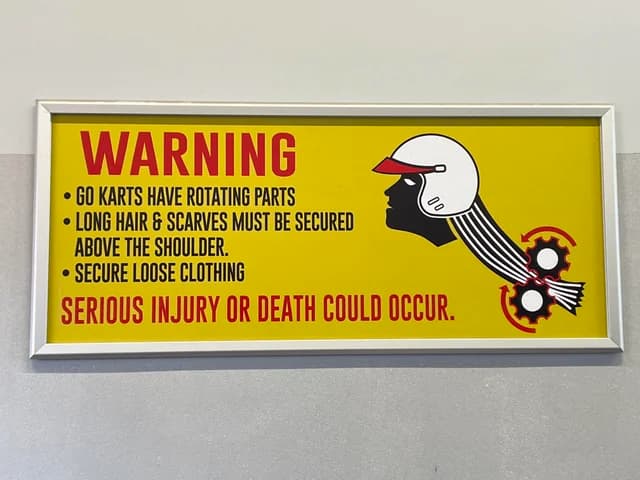 18 Terrifying Signs That Remind Us The World Can Be A Scary, Scary Place