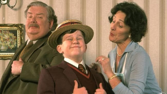 Fans Are Sharing Obscure 'Harry Potter' Lore About The Series' Parents