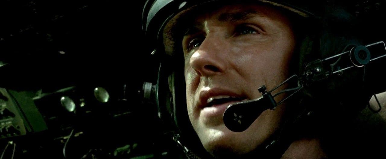 15 Symbolic Details Fans Noticed In Classic War Movies