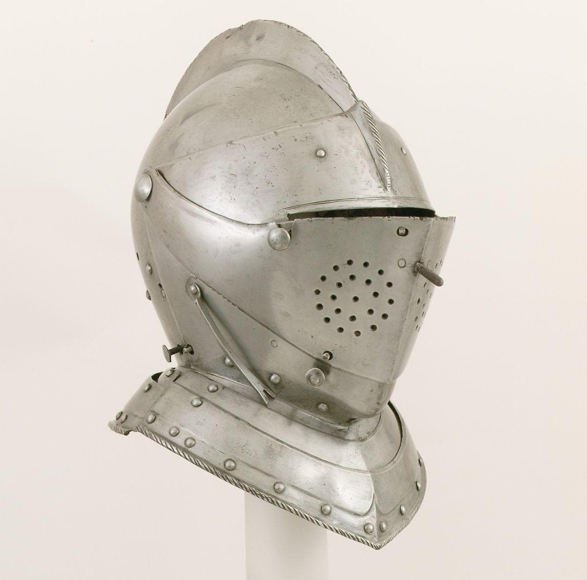 Fascinating Helmets Worn By Medieval Knights And Soldiers