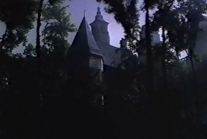 Fictional Haunted Houses You'd Totally Live In
