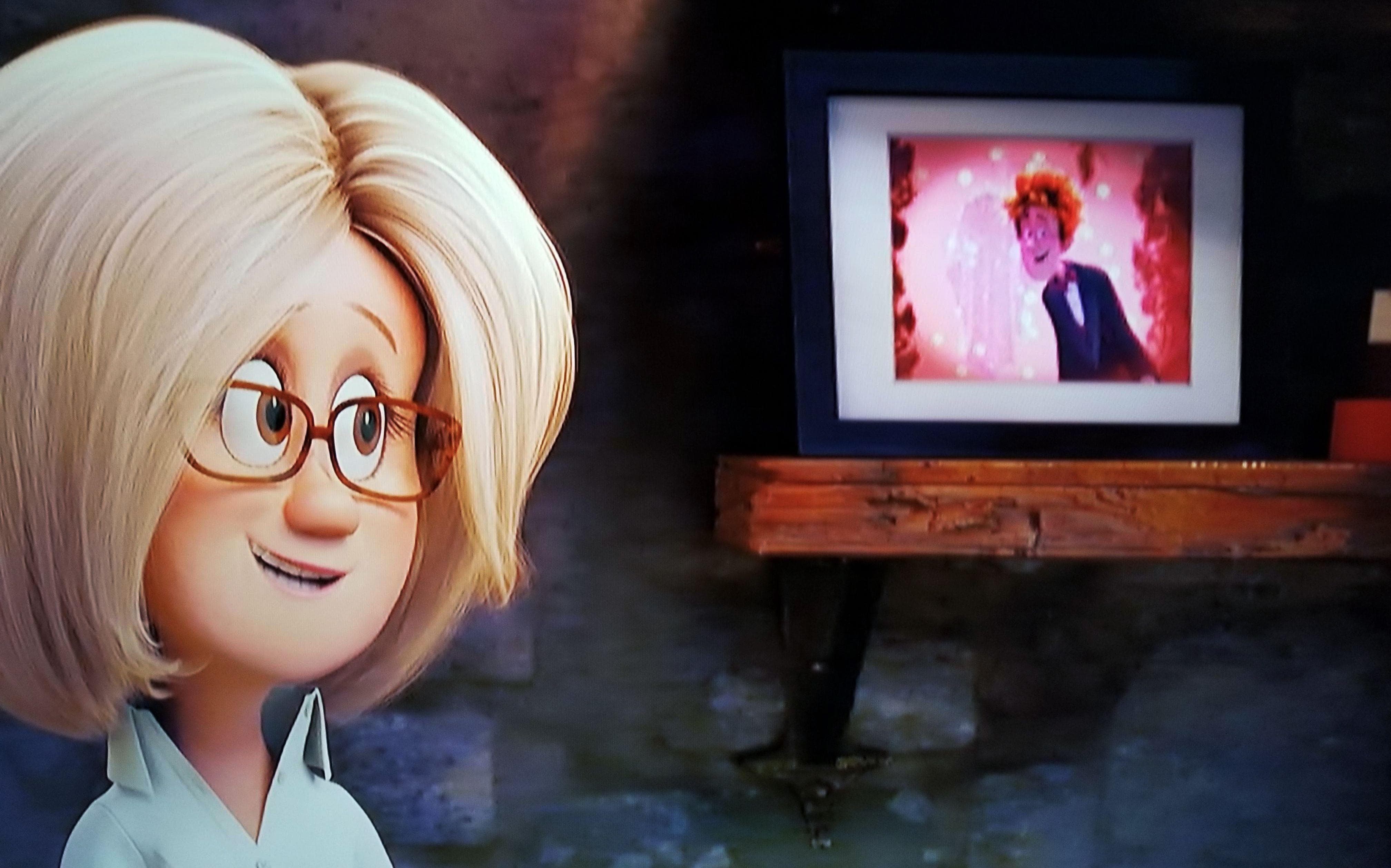 23 Small Details In Spooky Comedies That Are More Treat Than Trick