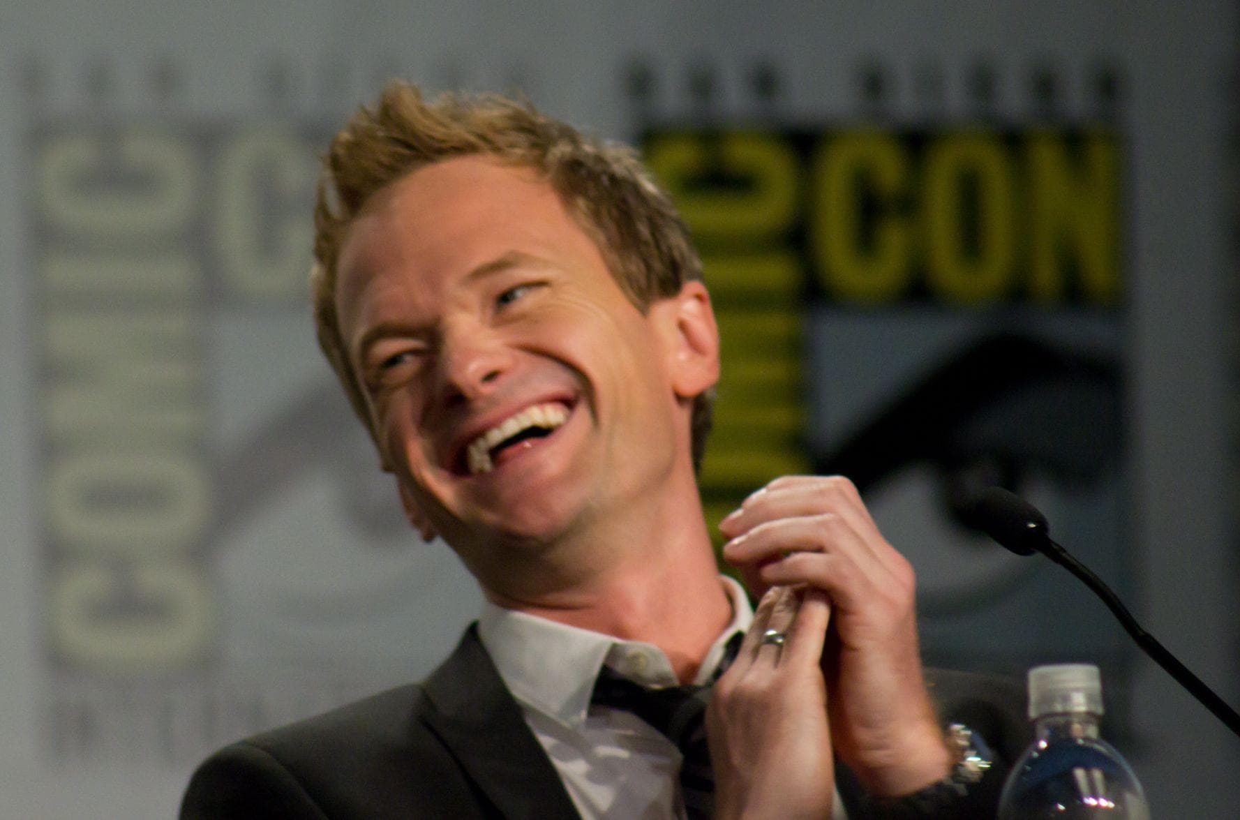 26 Funny Award Ceremony Jokes That Still Hit Hard