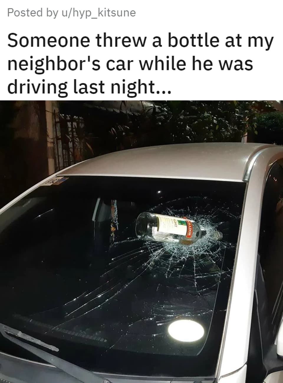 24 Oddly Unsettling Car Photos That Haunt The Back Of Our Minds