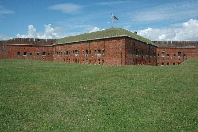 13 Historical Forts We'd Feel Pretty Safe Inside