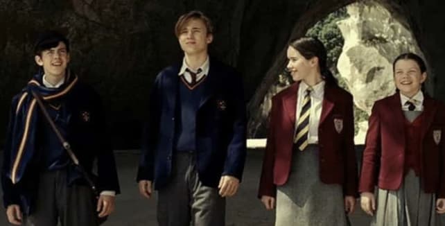 Interesting Fan Theories About Chosen Ones In Fantasy Movies