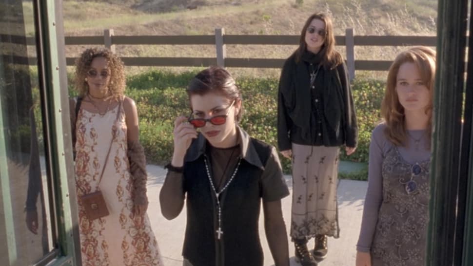 The 16 Major '90s Grunge Fashion Trends, Ranked