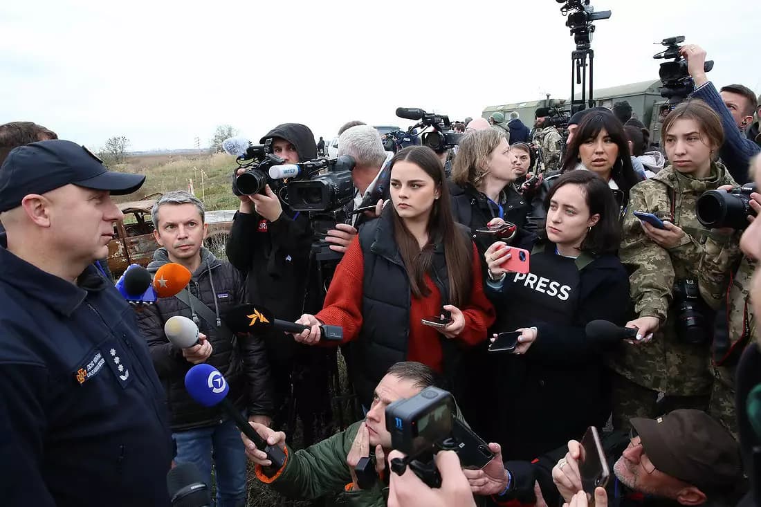 What It's Actually Like To Be A War Correspondent