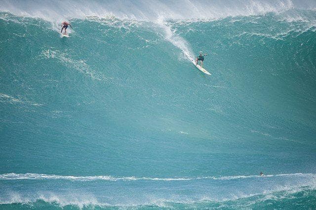 The 12 Most Dangerous Waves On The Planet