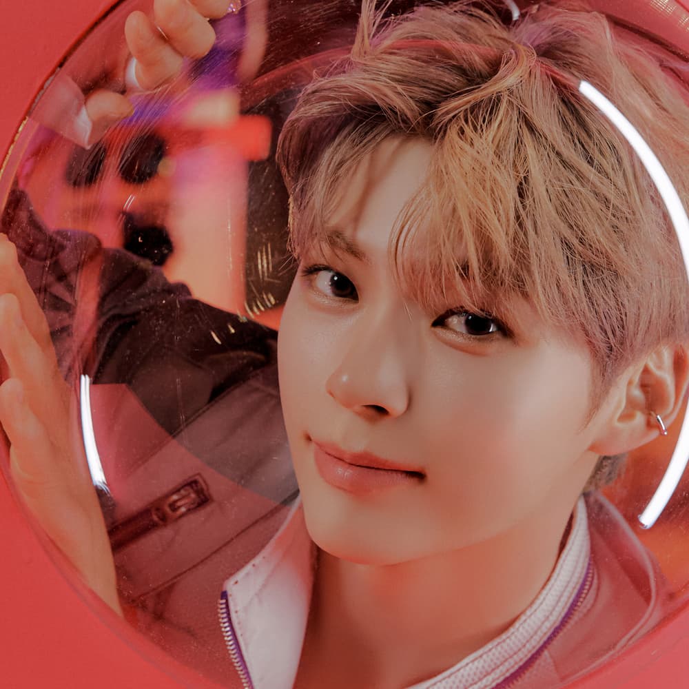 45+ K-pop Idols Who Are ENFJ, Ranked By Fans