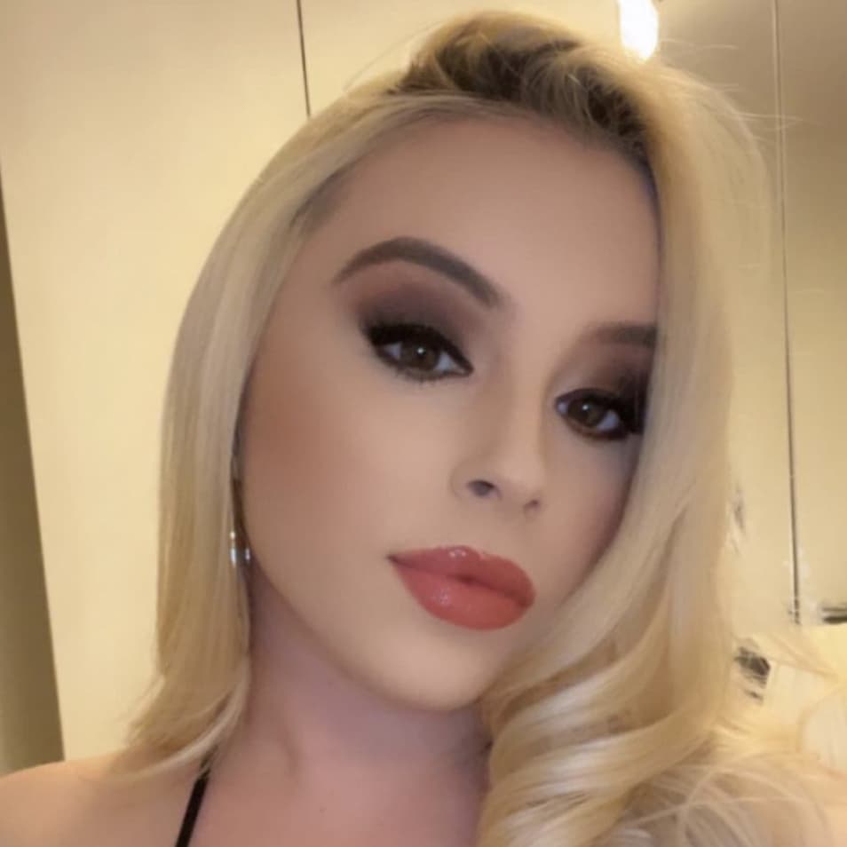 The 25+ Hottest Weather Women, Ranked