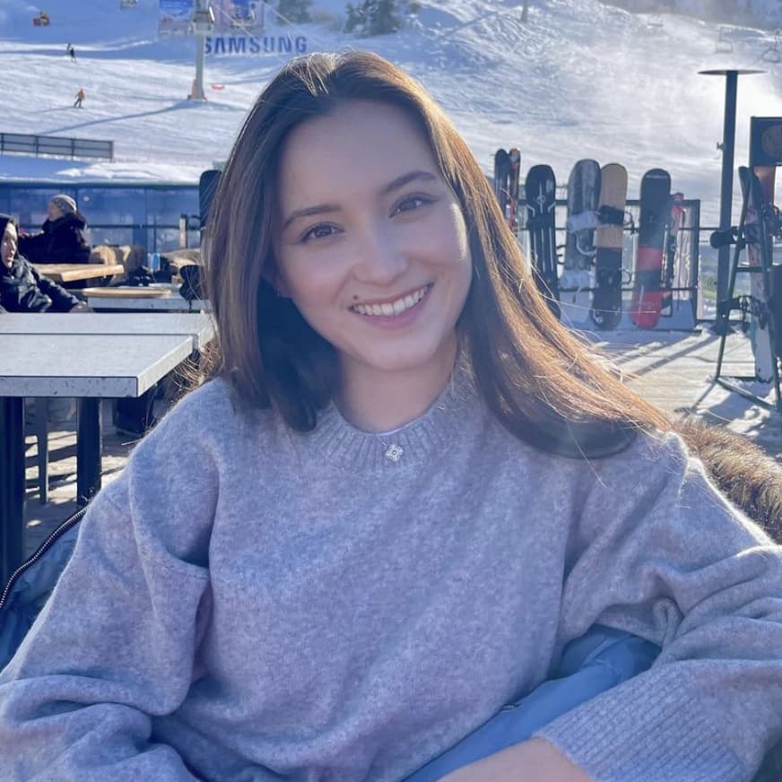 The Hottest Female Chess Players, Ranked