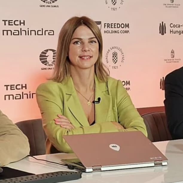 The Hottest Female Chess Players, Ranked