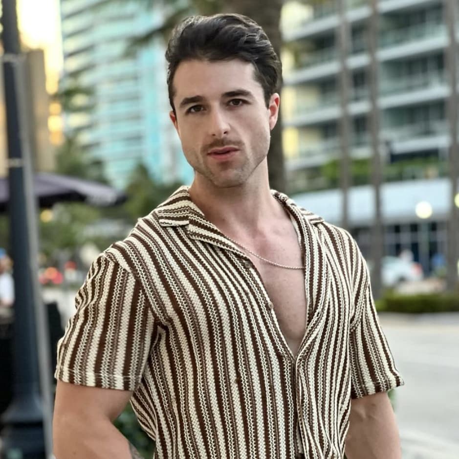 The 25+ Hottest Male Celebrity Chefs Of 2025 (With Photos)