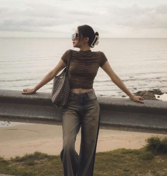 The 20 Hottest Transgender Women Singers (With Photos)