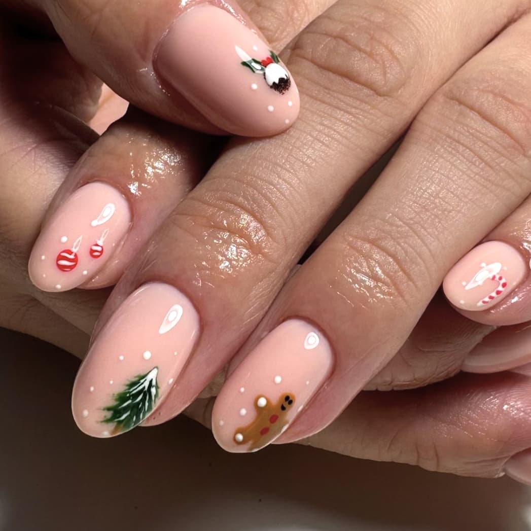The Most Beautiful Christmas Nail Designs, Ranked