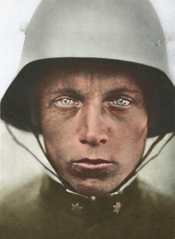 9 Harrowing Photos of Soldiers In Complete Shell Shock