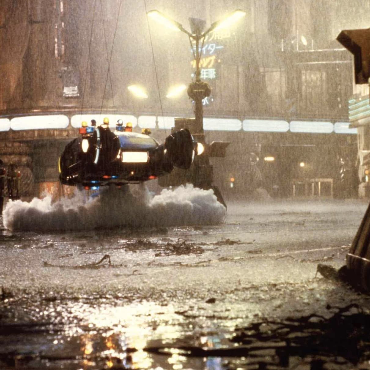 The Hidden Blade Runner Easter Eggs That Connect To Denis Villeneuve's ...