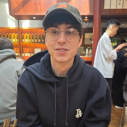 The 20 Most Attractive Male Twitch Streamers (With Photos)
