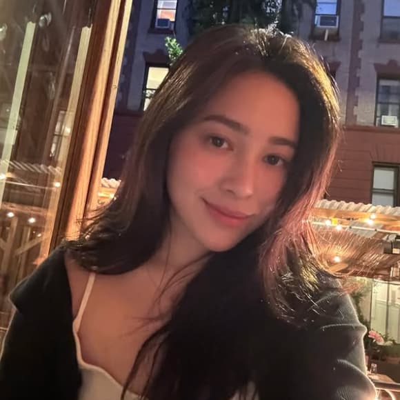 The 30 Hottest Filipino Women Singers (With Photos)