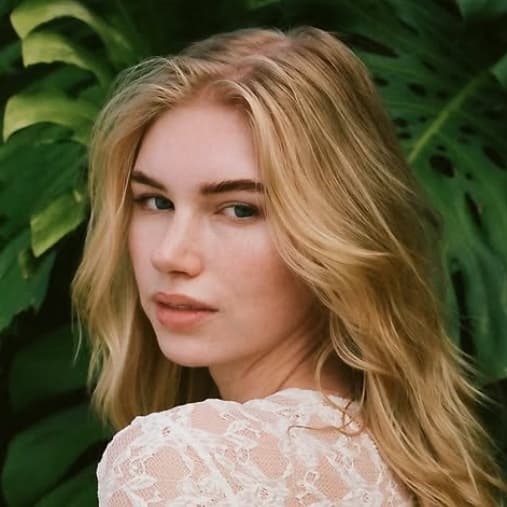The 25 Most Stunning Women From Netflix's Too Hot To Handle (With Photos)