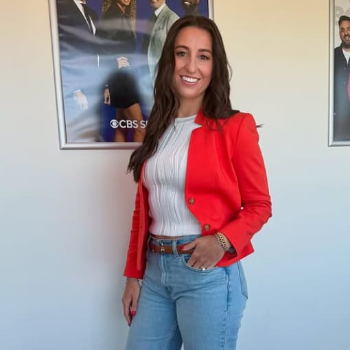 The 25+ Most Hottest Female Podcasters (With Photos)