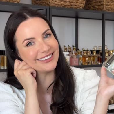The 15+ Most Stunning Fragrance Influencers (With Photos)