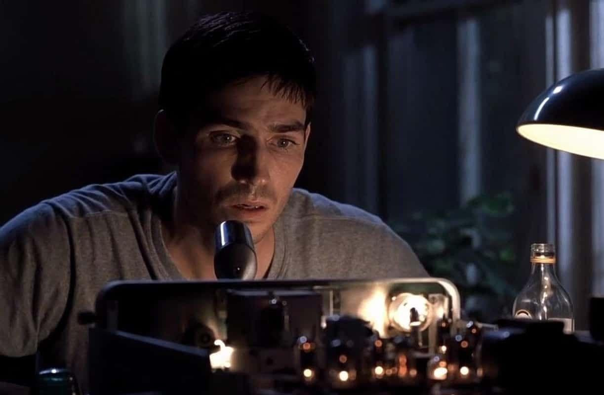 15 Mind-Bending Movies With Time As A Plot Twist