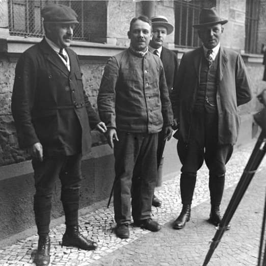 20 Famous Serial Killers of Men