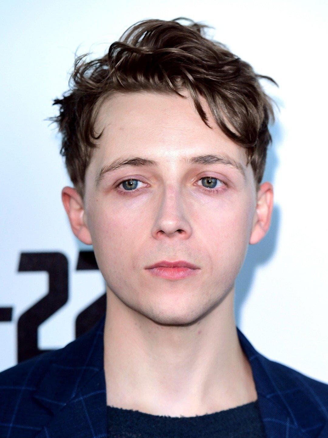 Celebrities Born in 1991 | List of Famous Men & Women Born in 1991