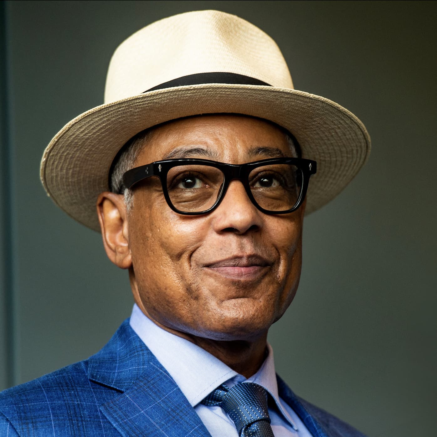 Male Celebrities Who Are 5’7" Tall