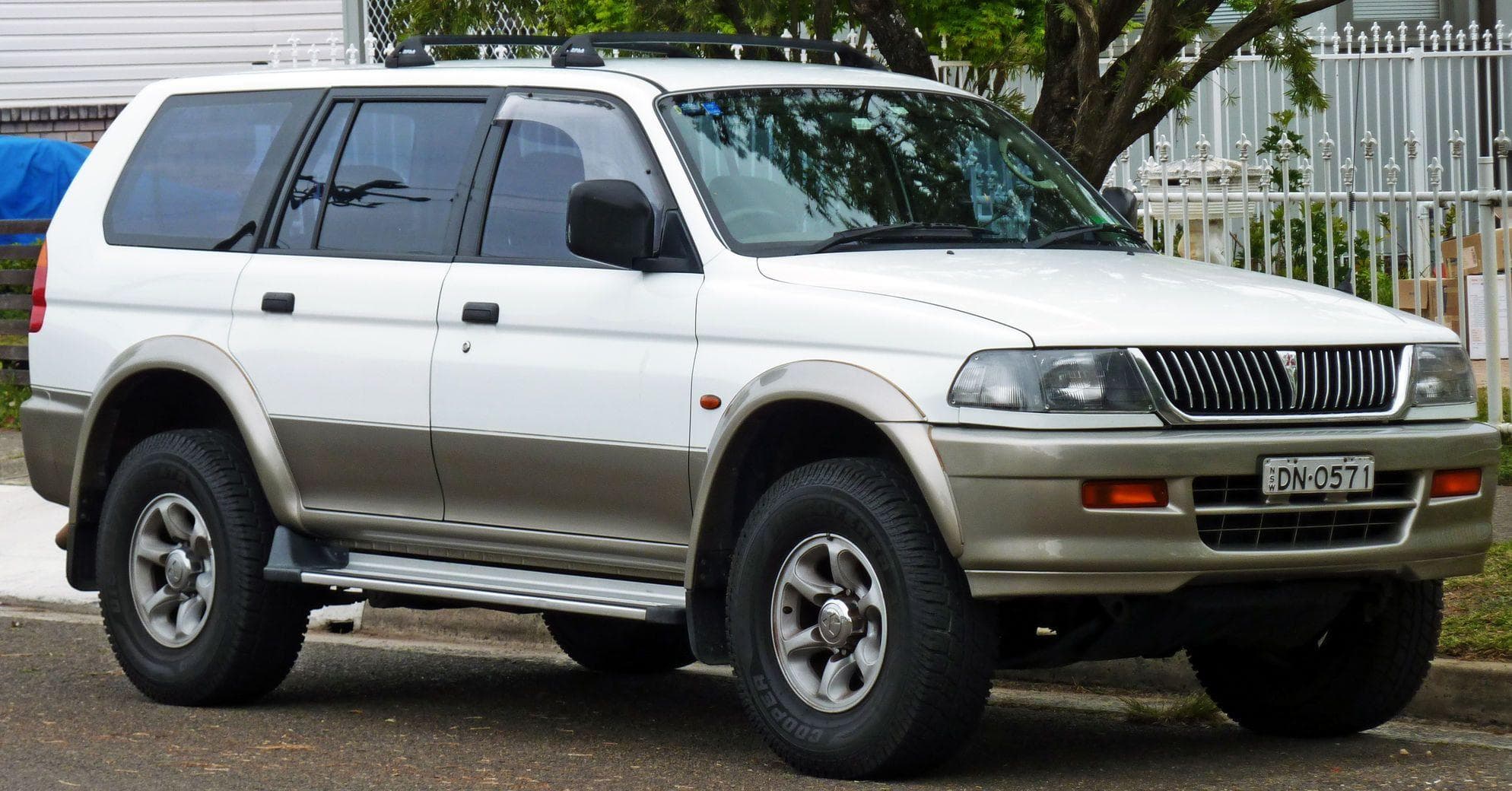 2002 Mitsubishis | List of All 2002 Mitsubishi Cars