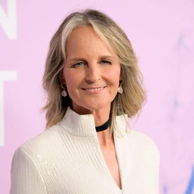 Female Celebrities Who Are 5’7" Tall