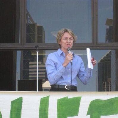 Lesbian Politicians | Famous Gay Female Politician List