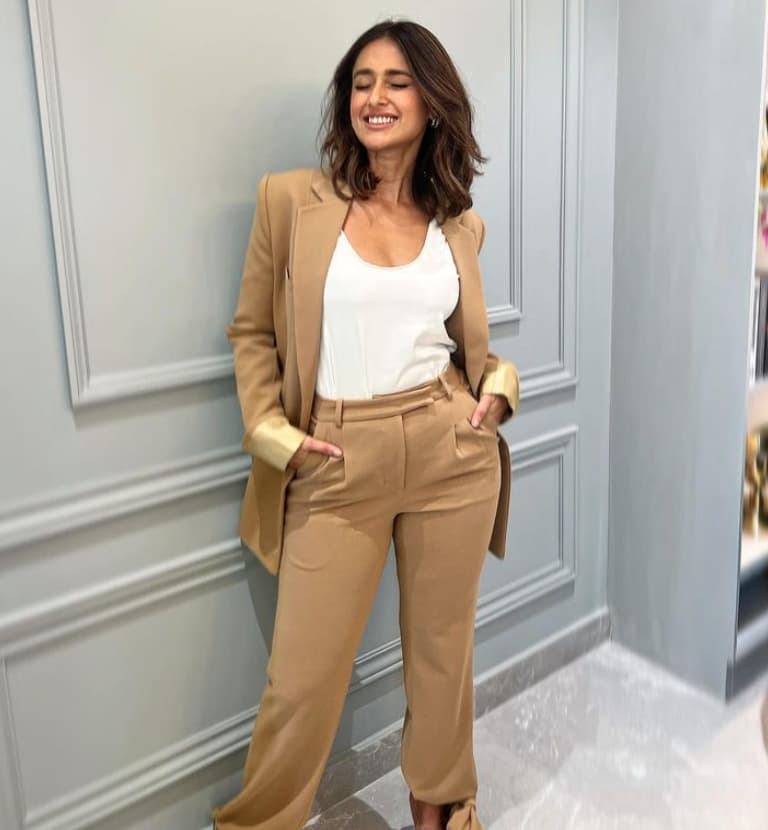 13 Celebrities With Spoon Body Shape